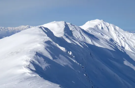 【北海道】中国人スノーボーダー、富良野でバックカントリー中に遭難し「レスキュー、レスキュー」と110番通報…救助後また滑りに行く - jnnavi