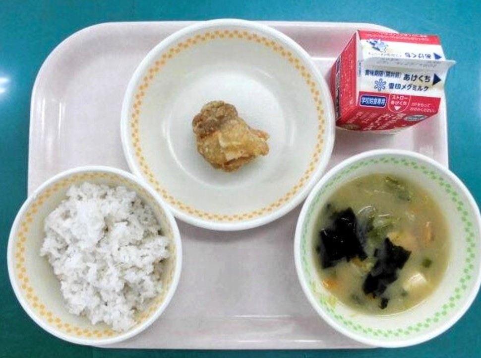 【X民】こども家庭庁に何兆円も使うより、子どもたちに腹一杯食べさせてあげてほしい／唐揚げ1個の給食が話題 市の事情 - jnnavi